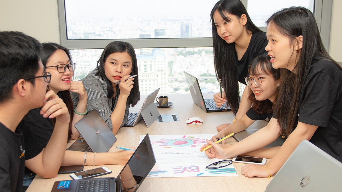 How to foster collaboration among devs and marketers - Codemotion